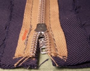 How-to Insert a Zipper - Curbly