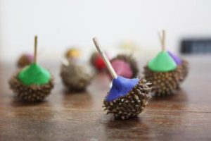 Handmade Hanukkah: DIY Spinning Tops and Some Amazing Inspiration! - Curbly