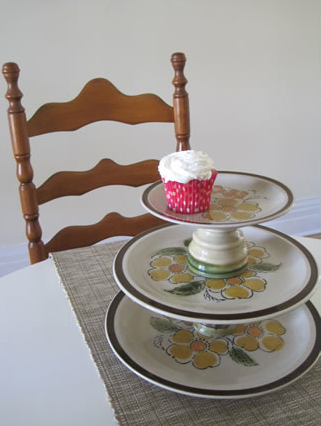 Roundup: Seven DIY Cake Stands - Curbly