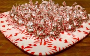 How to Make a Candy Bowl...Out of Candy! - Curbly