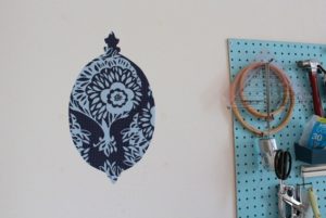 How to: Make DIY Temporary Fabric Wall Decals - Curbly