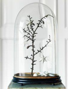 Nine Ways to Decorate Your Bell Jar for Christmas - Curbly
