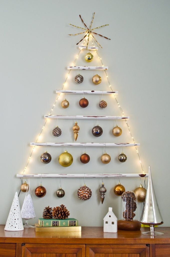 How to: Make a Faux Wood Hanging Christmas Tree + A GIVEAWAY! - Curbly