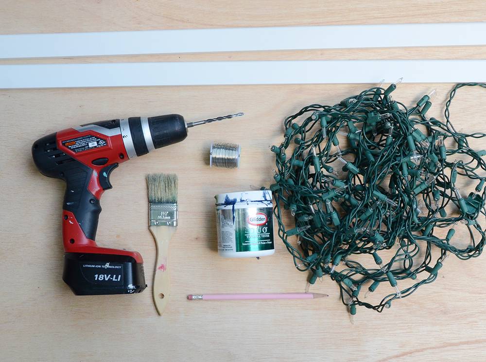 How-To: Funky DIY Monogram Marquee Sign - Curbly