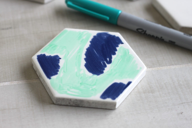 How to: DIY Sharpie "Painted" Coasters - Curbly