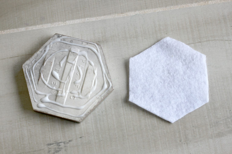 How to: DIY Sharpie "Painted" Coasters - Curbly