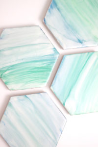 How to: DIY Sharpie "Painted" Coasters - Curbly