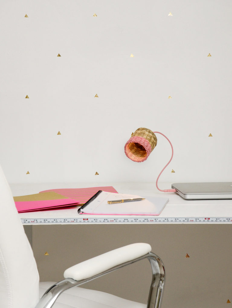 IKEA Hack: Easy USB Task Light - Curbly