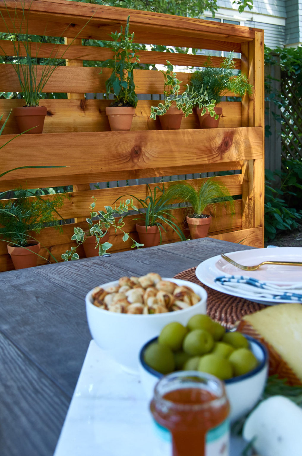 How to: Make a Modern, Floating Outdoor Plant Wall - Curbly