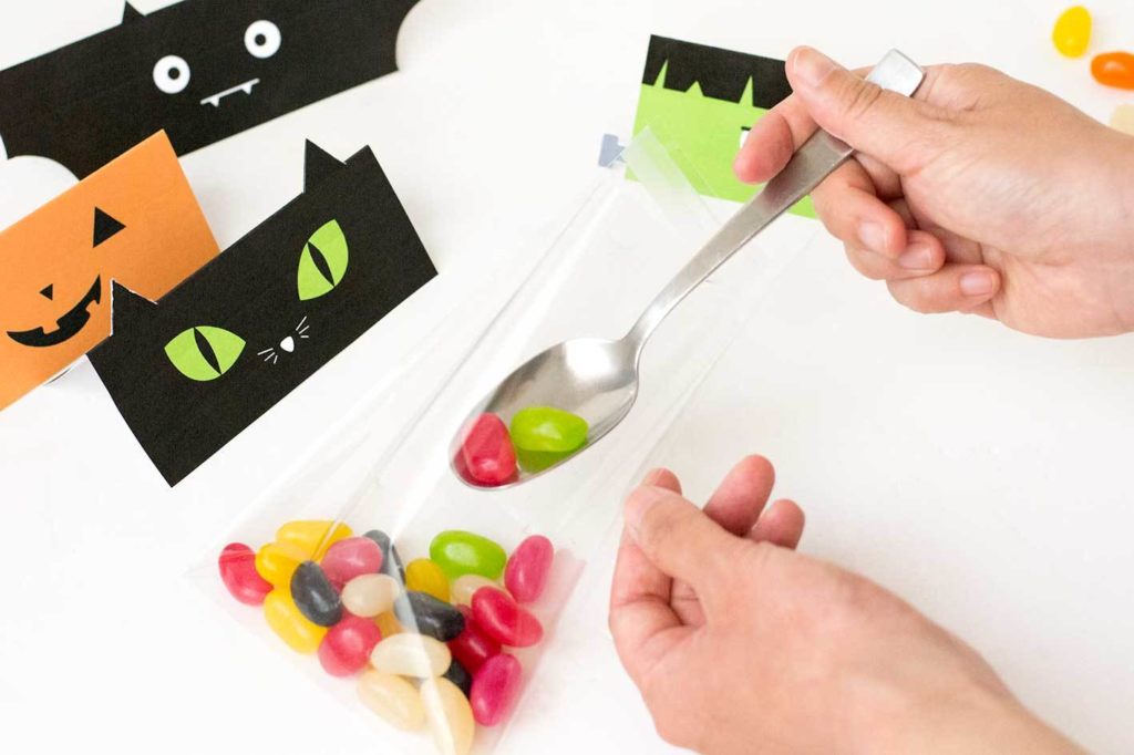 Make These! Printable Treat Bag Toppers for Your Halloween Candy - Curbly