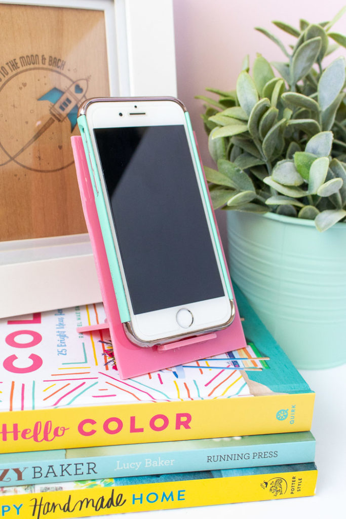 Make it! DIY Acrylic Phone Stand with Personality