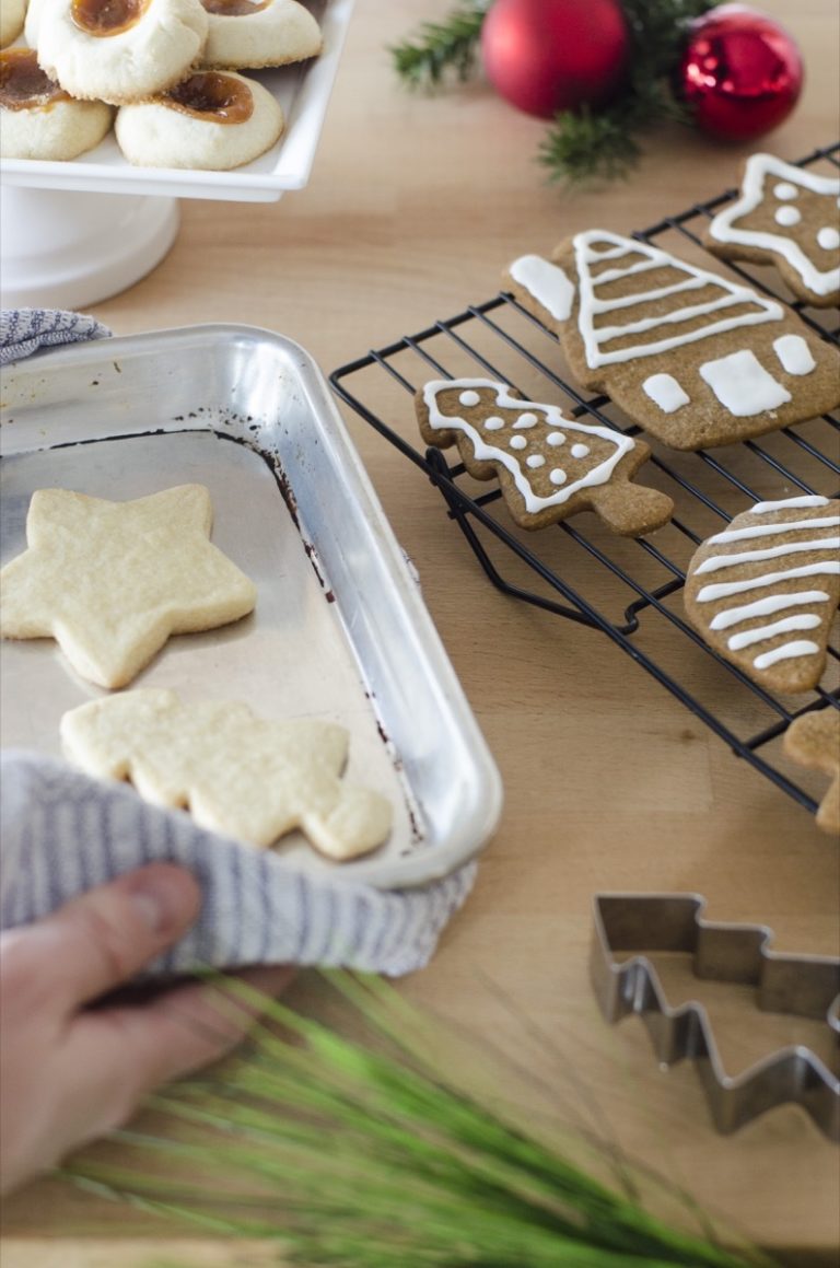 Holiday Party Idea | Here's How to Throw a Cookie Decorating Party!