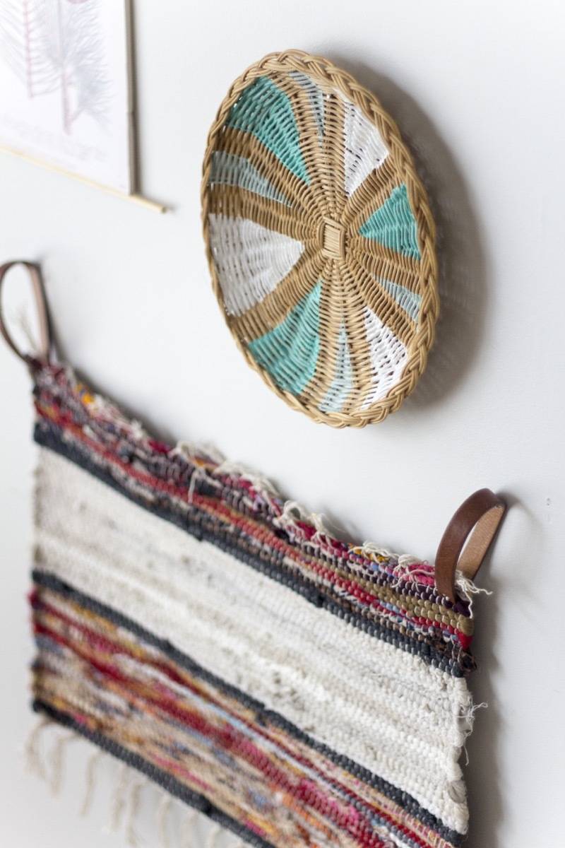 Cheap Gallery Wall Made Only from Things Found at the Thrift Store