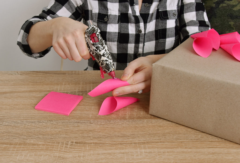 5 Ways To Wrap Gifts Using Office Supplies - Curbly