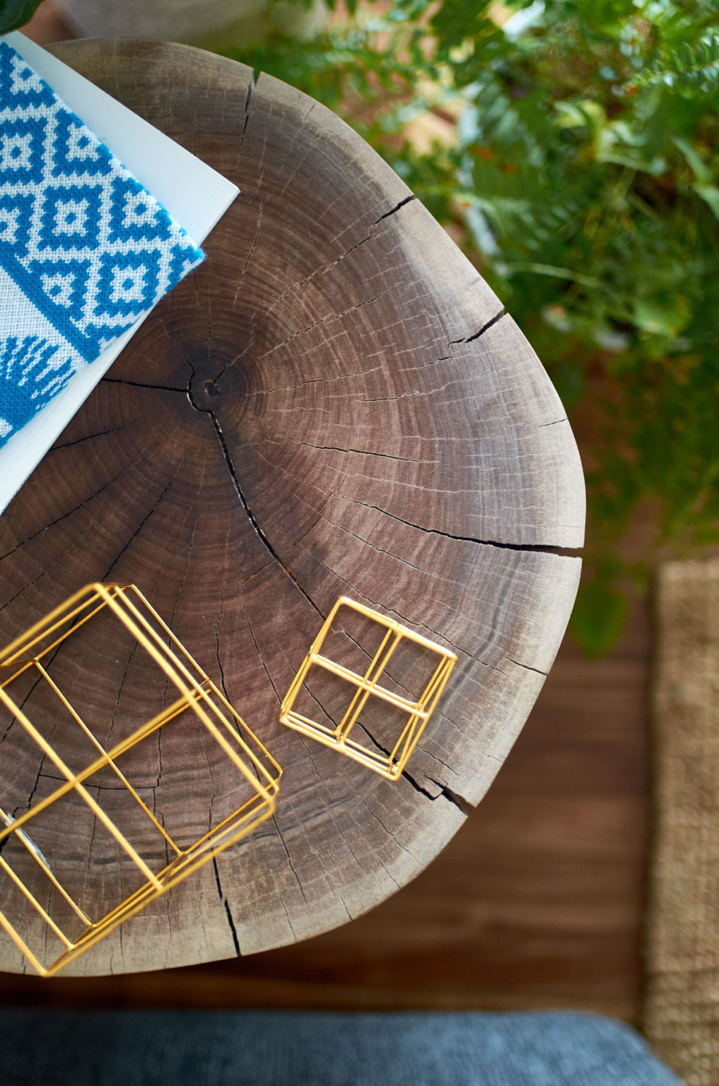 A Gorgeous Walnut Tree Stump Side Table - The Easy Way - Curbly