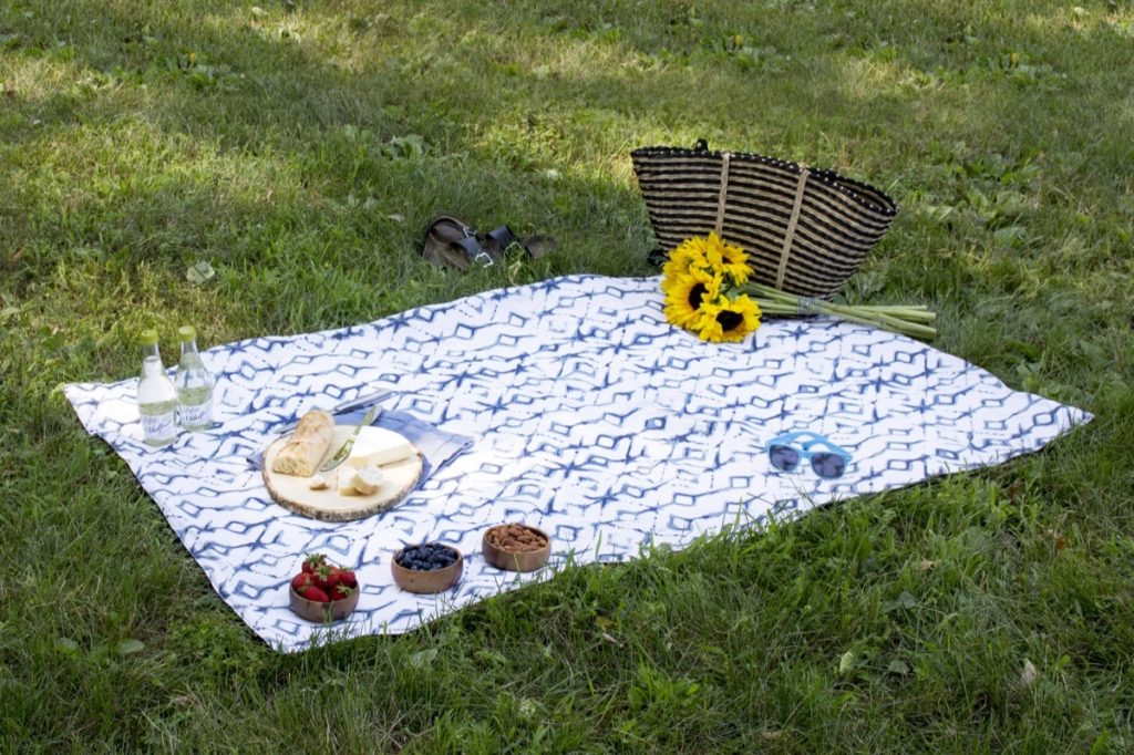 Waterproof Picnic Blanket DIY | Spend Your Lunch Outside