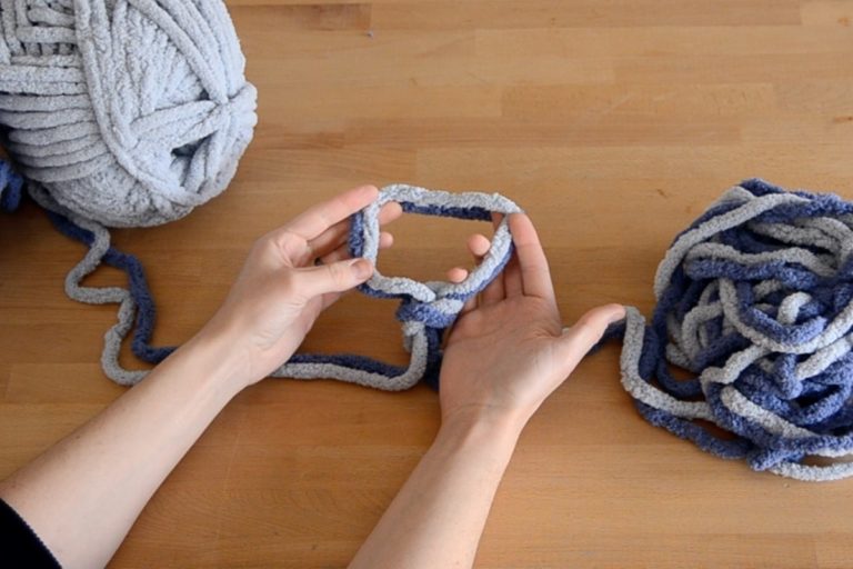 A Step-by-Step Guide to Arm Knitting a Chunky Blanket