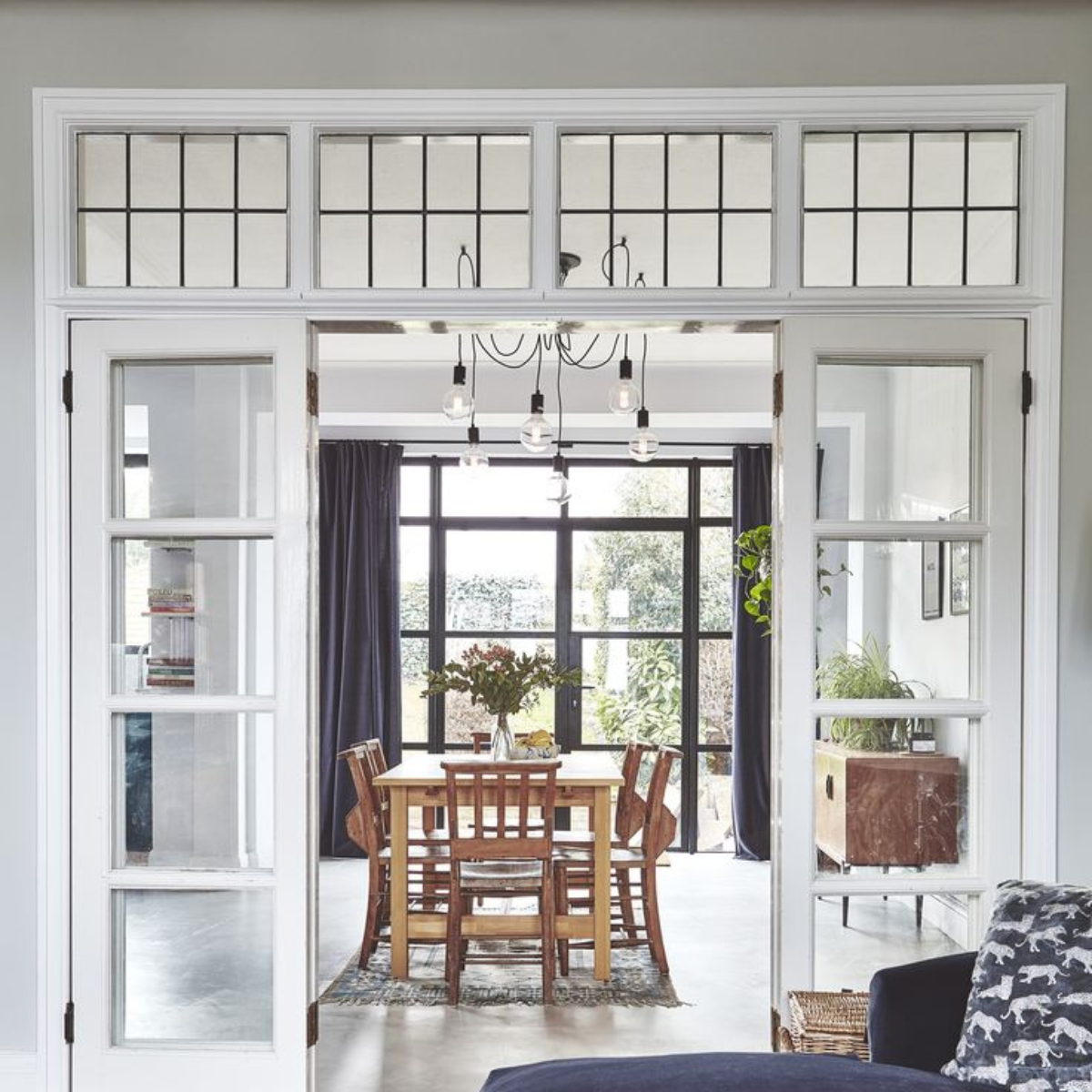 Window Wonders: All You Need To Know About Transom Windows - Curbly